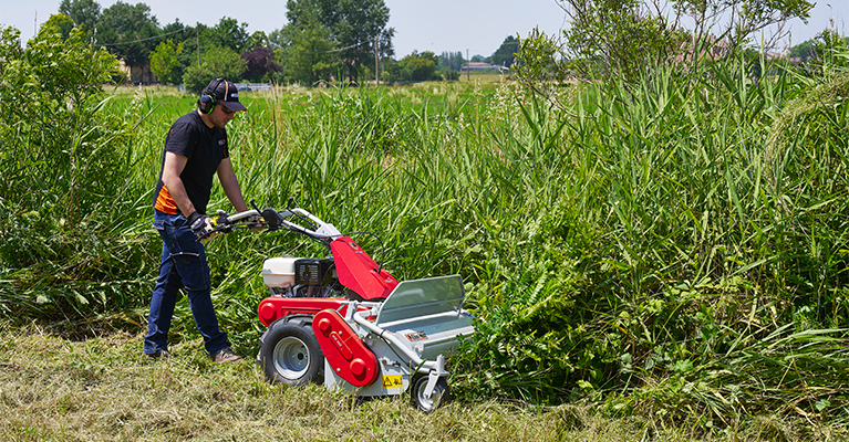 Wheeled brushcutters and Shredders Oleo Mac